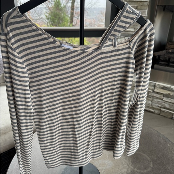 CAbi | Tops | Cabi Gray And Cream Striped Cold Shoulder Dare Tee Small ...